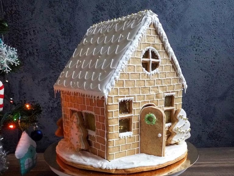 Homemade Gingerbread House Recipe | YellowMixer.com Baking Blog